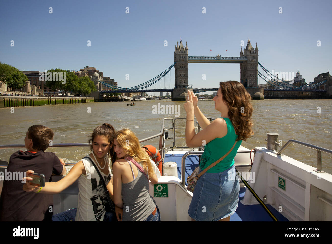 London river boat hi-res stock photography and images - Alamy