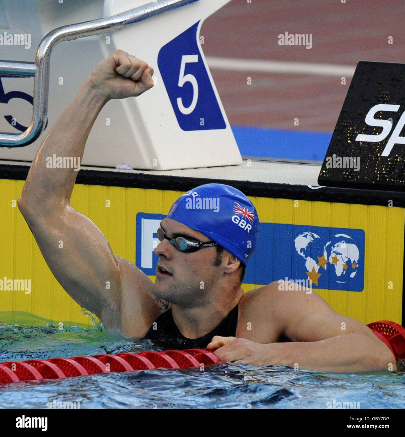 Mid length half swimming world record hi-res stock photography and ...