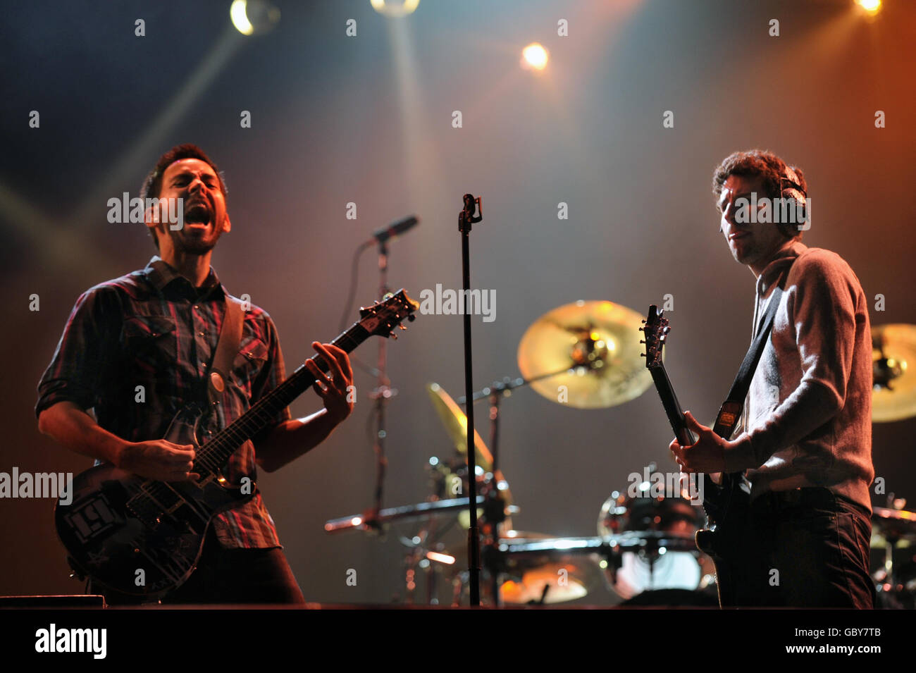 Linkin park singer hi-res stock photography and images - Alamy