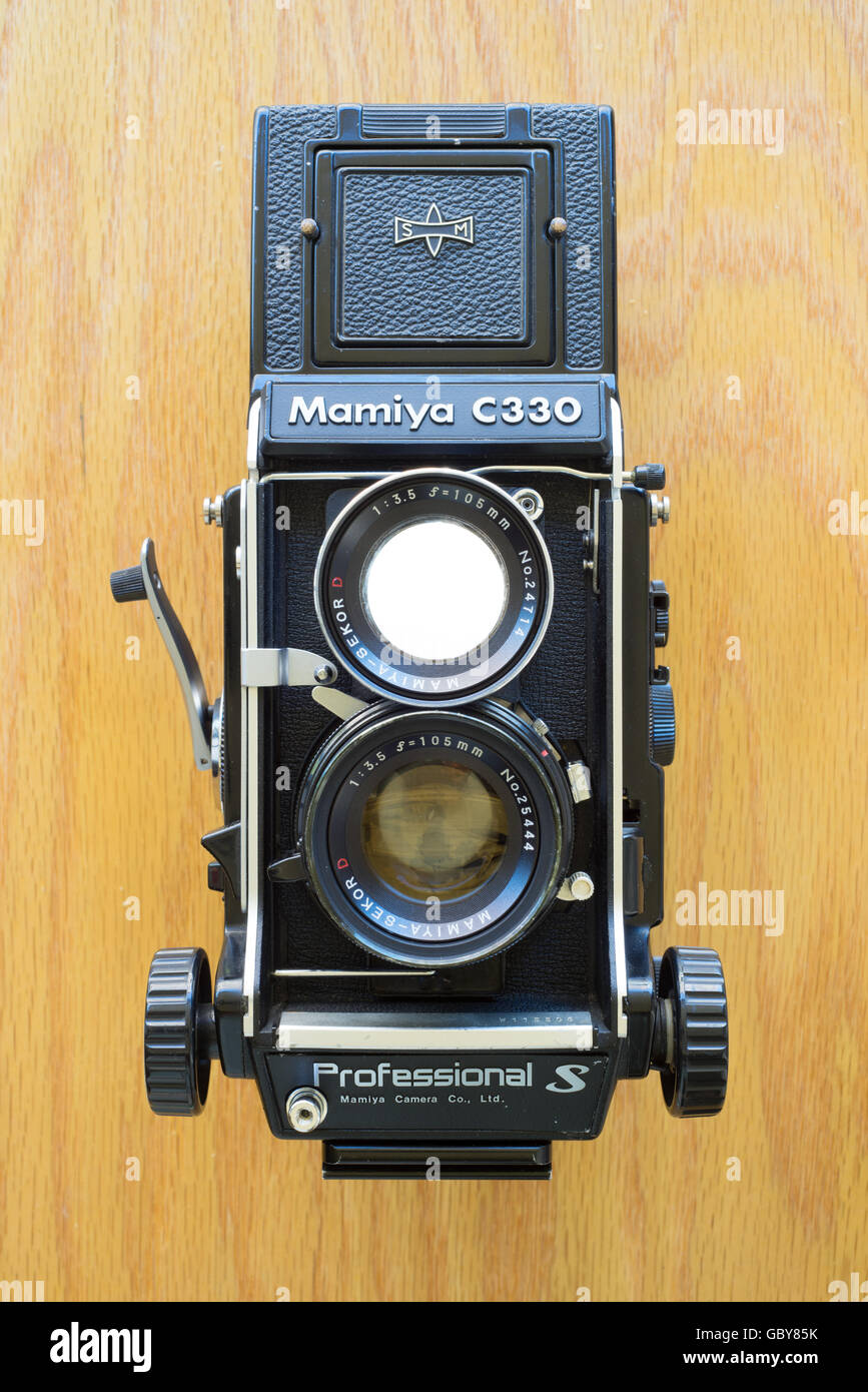 Mamiya c330 twin lens reflex hi-res stock photography and images - Alamy
