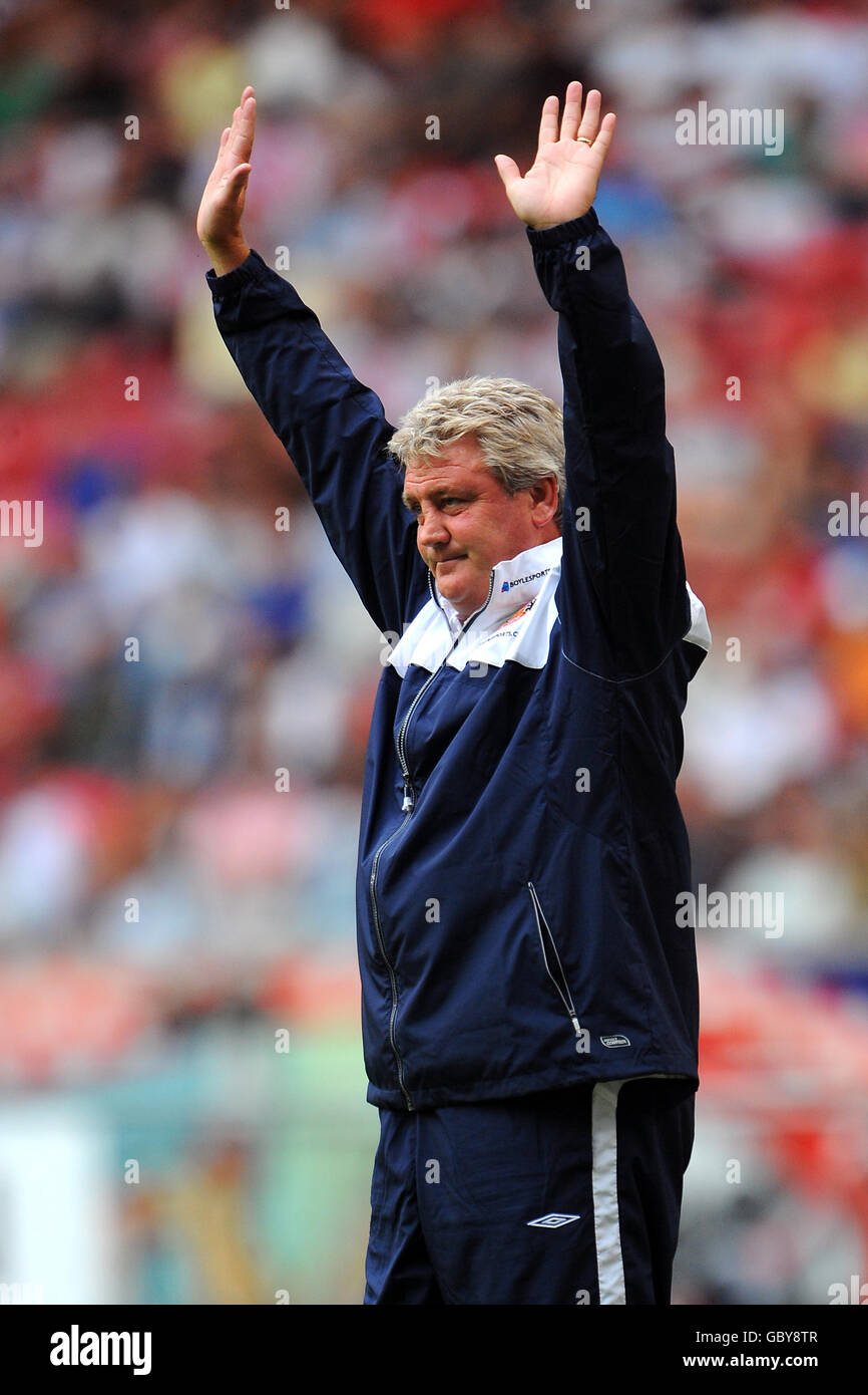 Manager steve bruce hi-res stock photography and images - Alamy