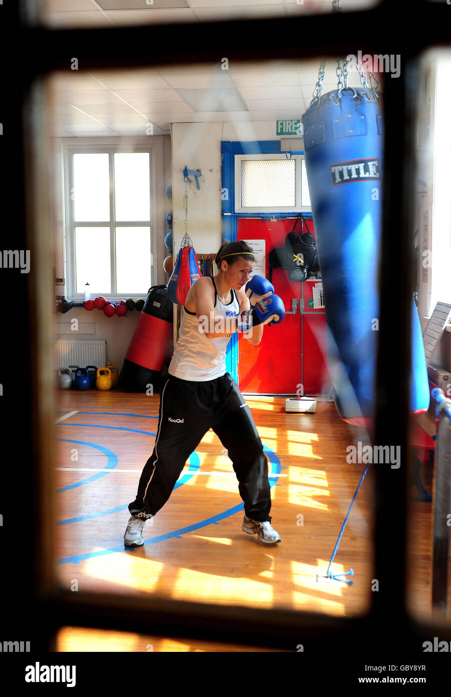 Boxing savannah marshall feature hi-res stock photography and images ...