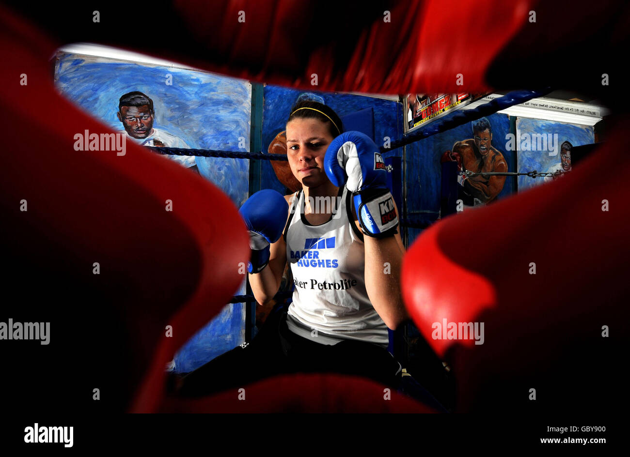 Boxing savannah marshall feature hi-res stock photography and images ...