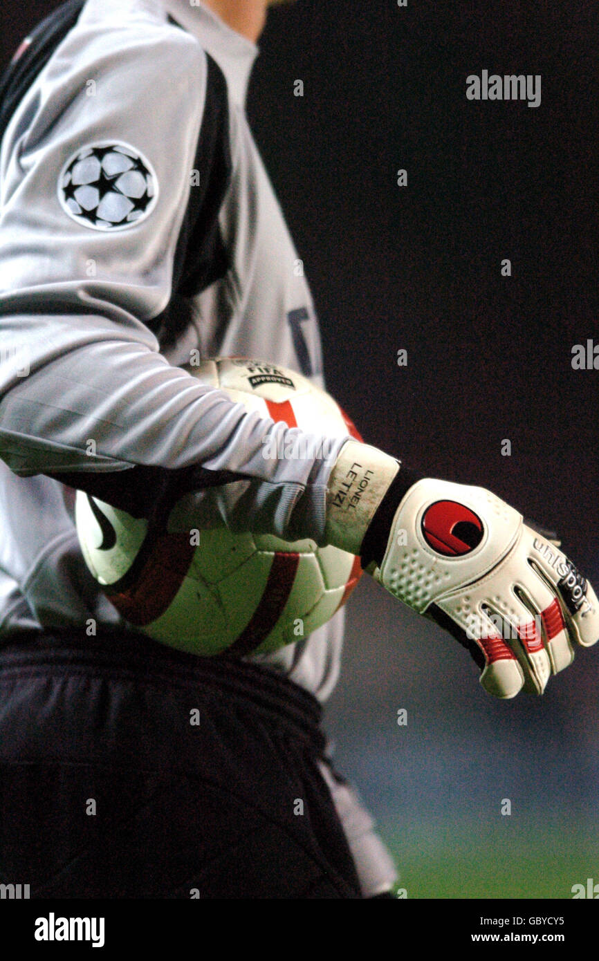 Paris Saint Germain goalkeeper Lionel Letizi holds the official match ...