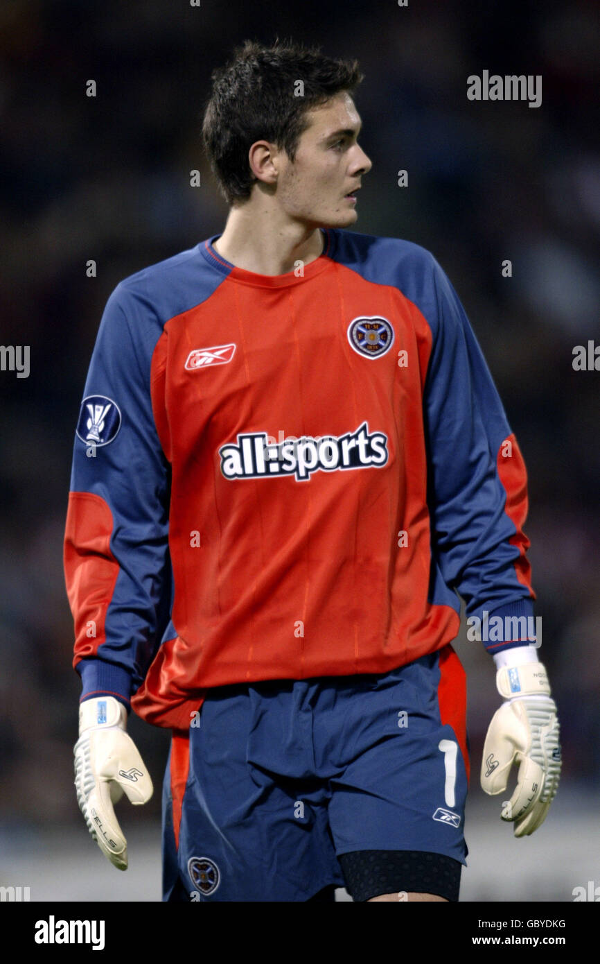 Heart of midlothian craig gordon hi-res stock photography and images ...