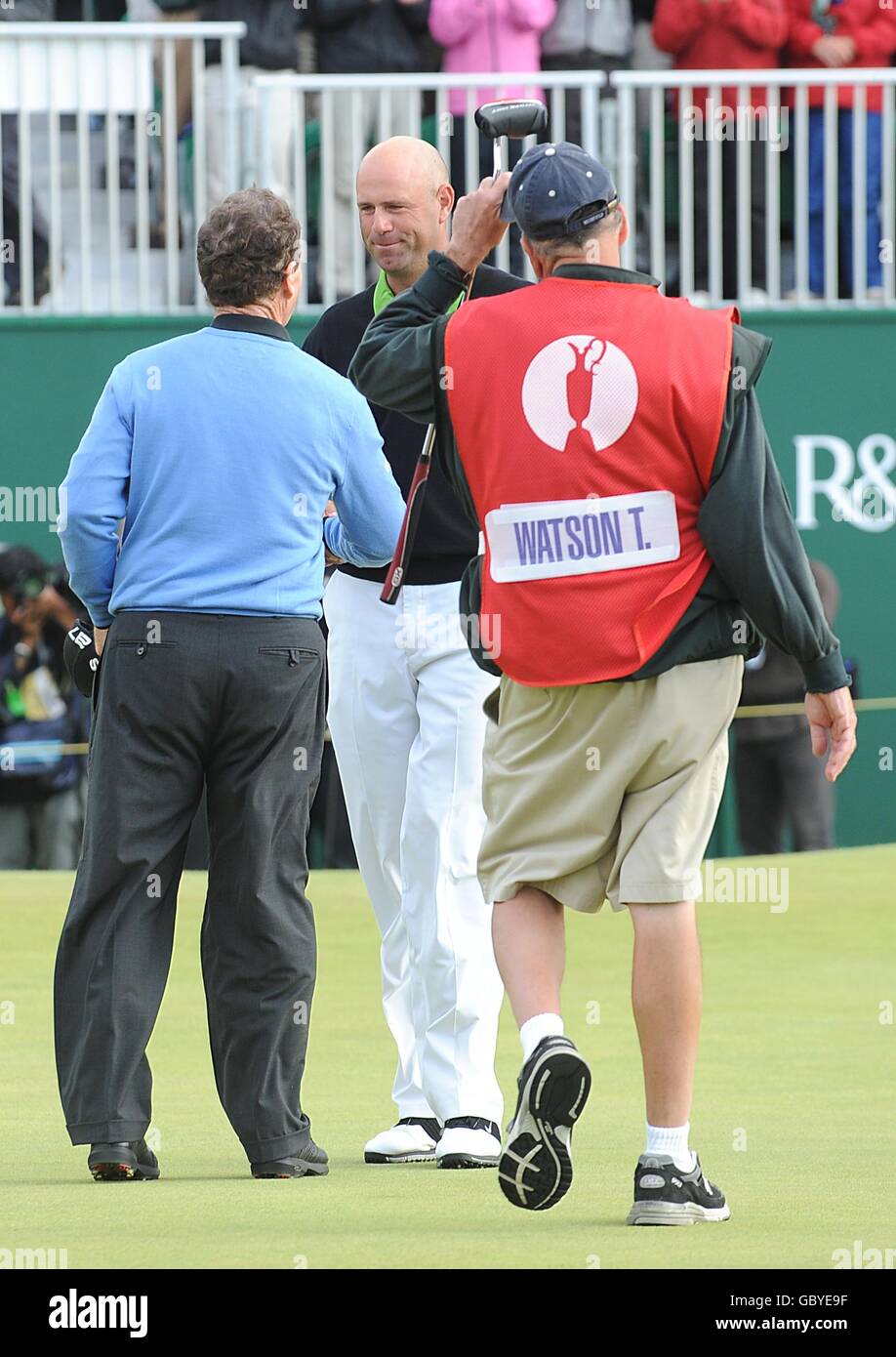USA's Stewart Cink (centre) shakes hands with Tom Watson (left) and his ...