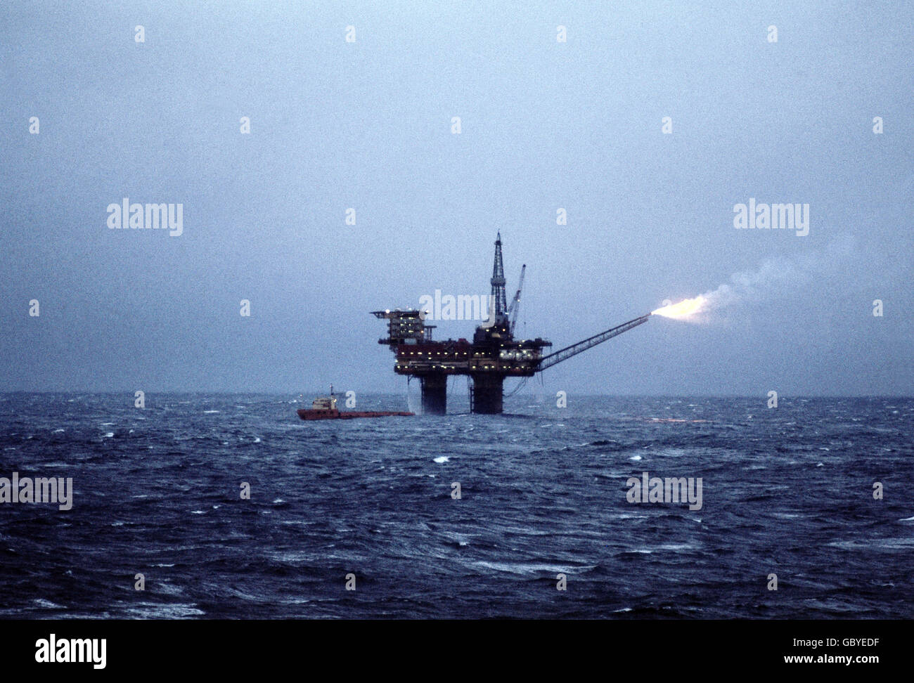industry, oil, oil rig at sea, platform Brent B, northeast of Scotland ...