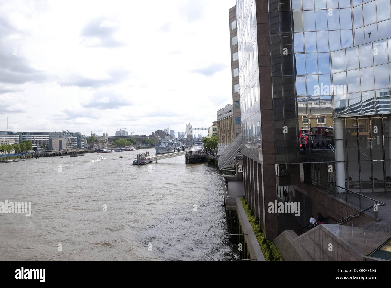 City of london walkway hi-res stock photography and images - Alamy
