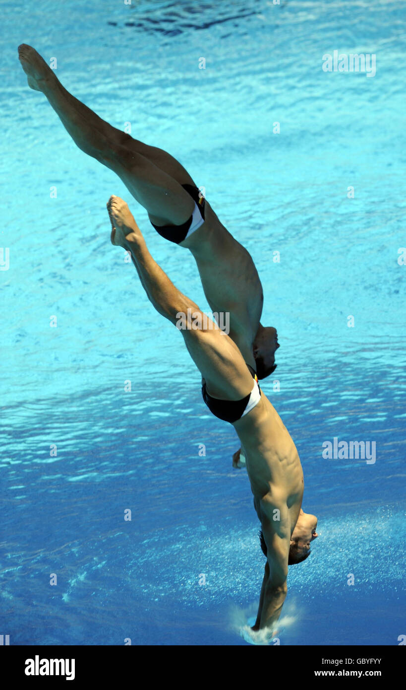 Cuban divers jose antonio guerra oliva left jeinkler aguirre manso hi ...