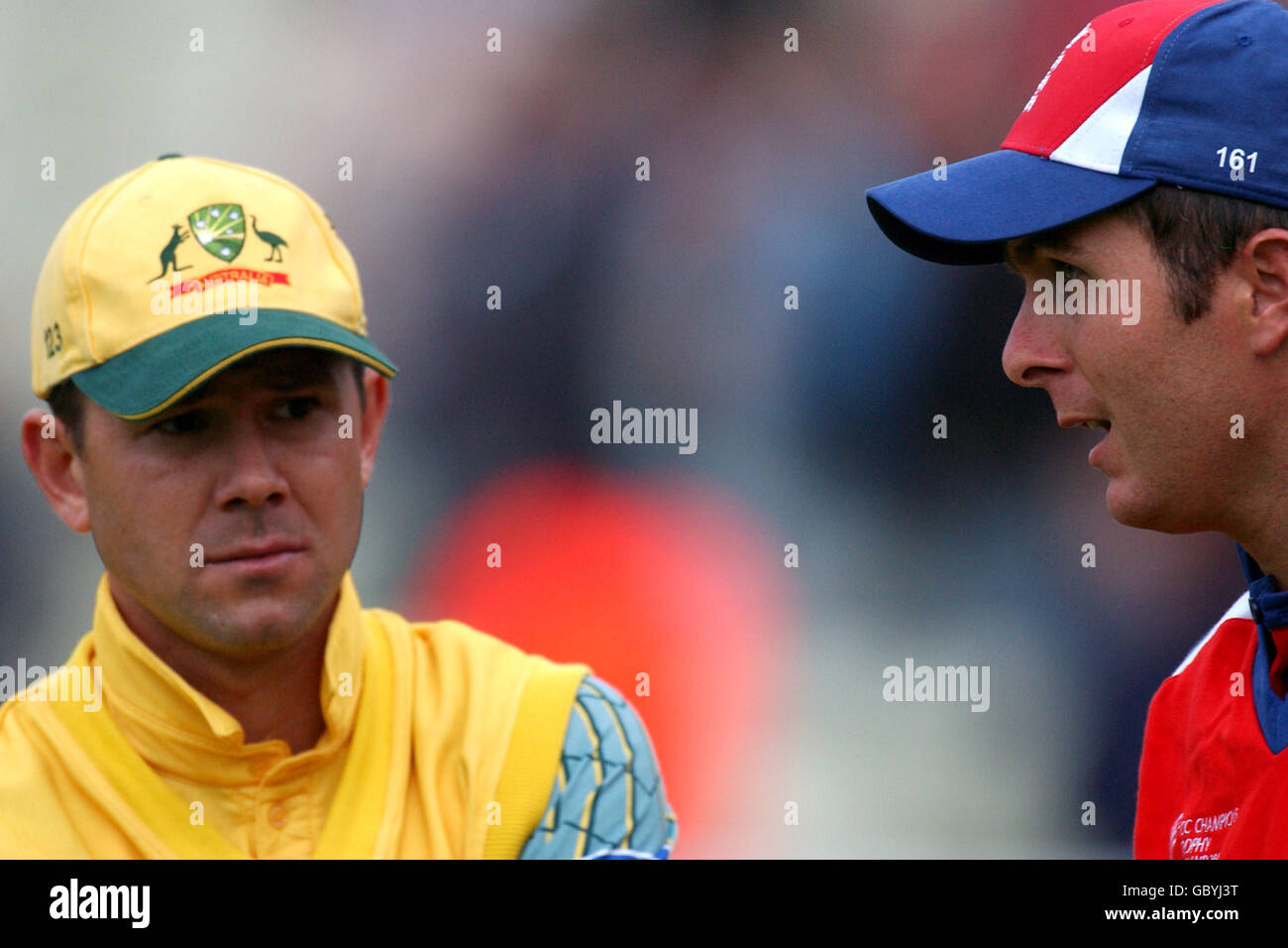 Chat r hi-res stock photography and images - Alamy