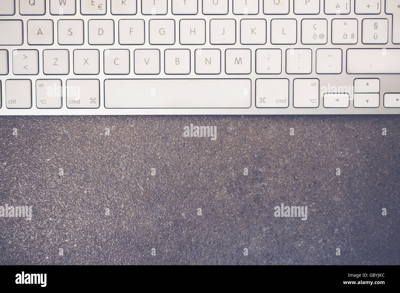 metal frame keyboard with white keys Stock Photo - Alamy