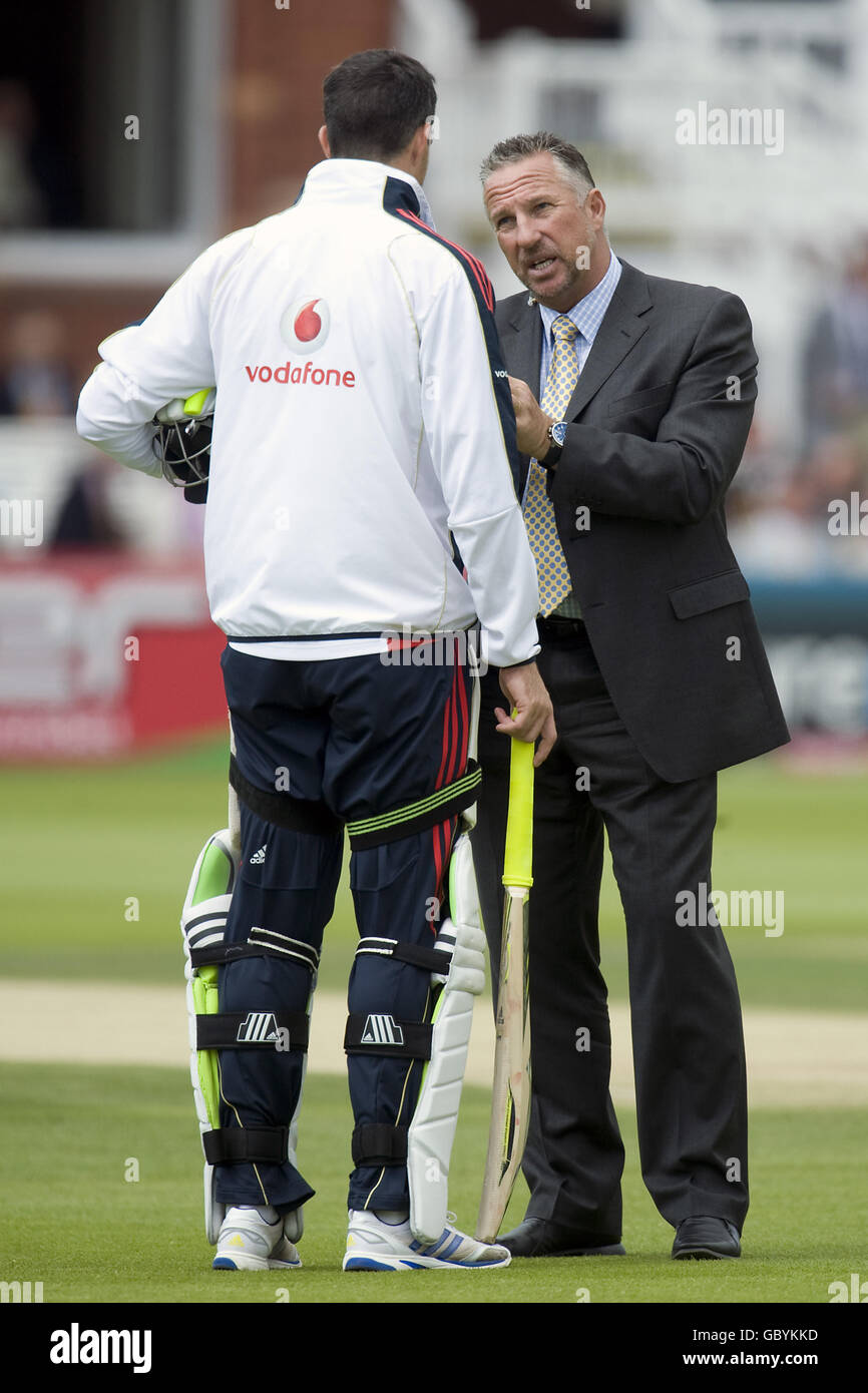 England's Kevin Pietersen and former England legend and Sky television ...