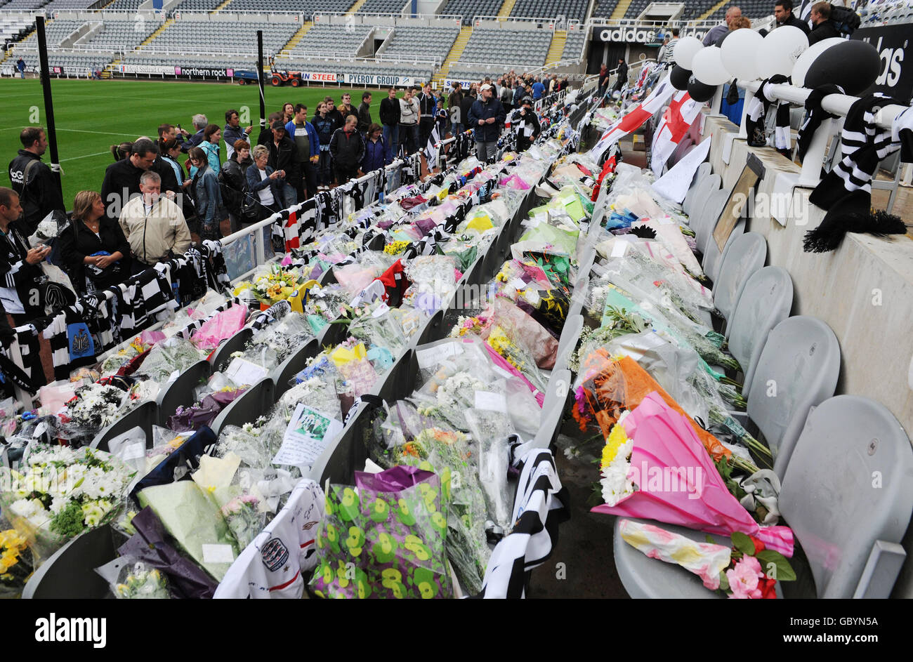 Soccer - Sir Bobby Robson Tributes - St James' Park Stock Photo - Alamy