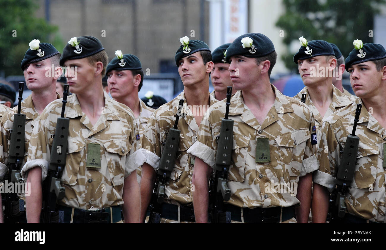 The Rifles Leeds parade Stock Photo - Alamy