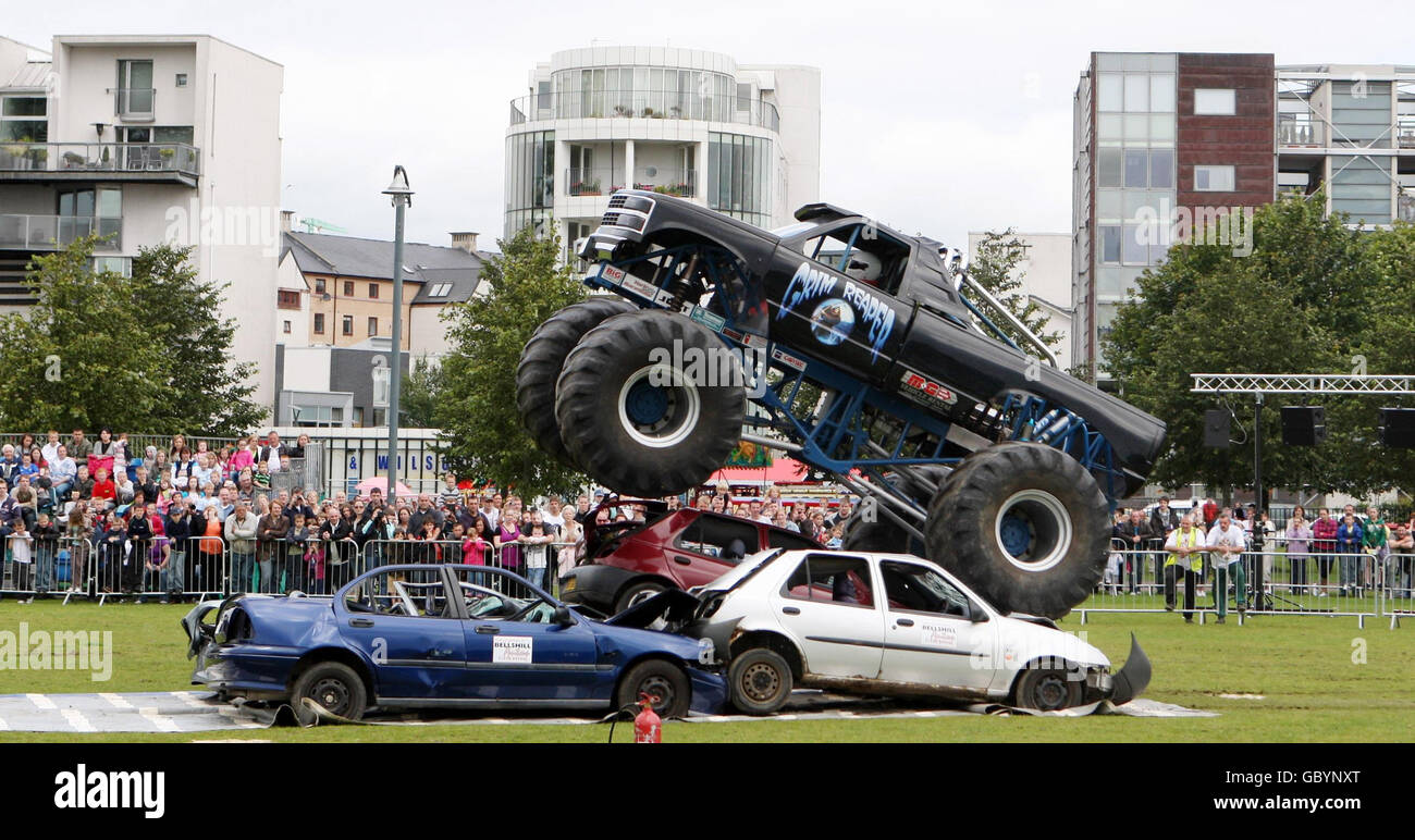 Monster truck show during monster hi-res stock photography and images ...