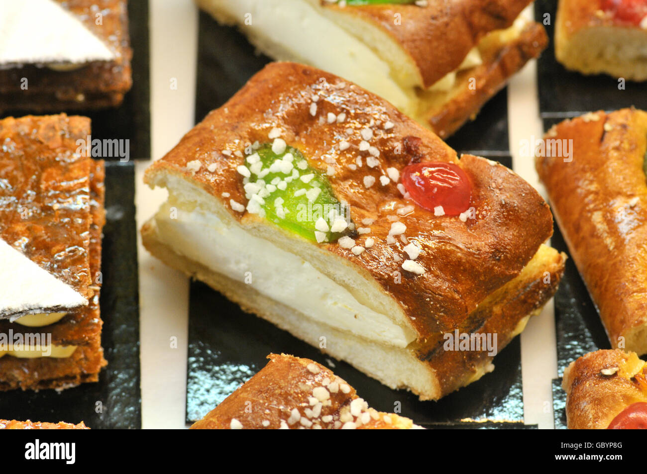 Tortell de reis. Barcelona, Catalonia, Spain Stock Photo - Alamy