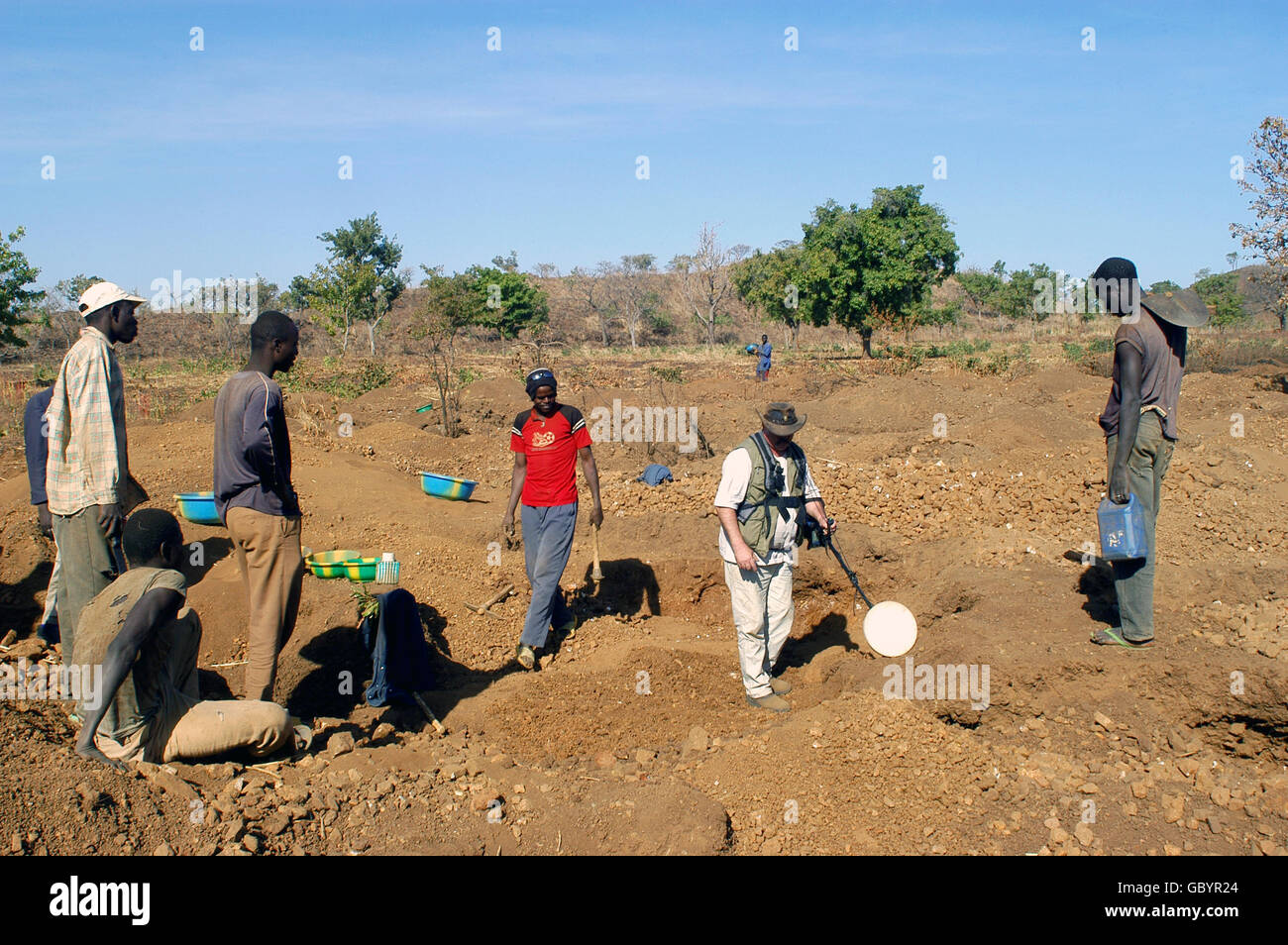 In the wild golden Poura mine in western Burkina Faso, a French arrived ...