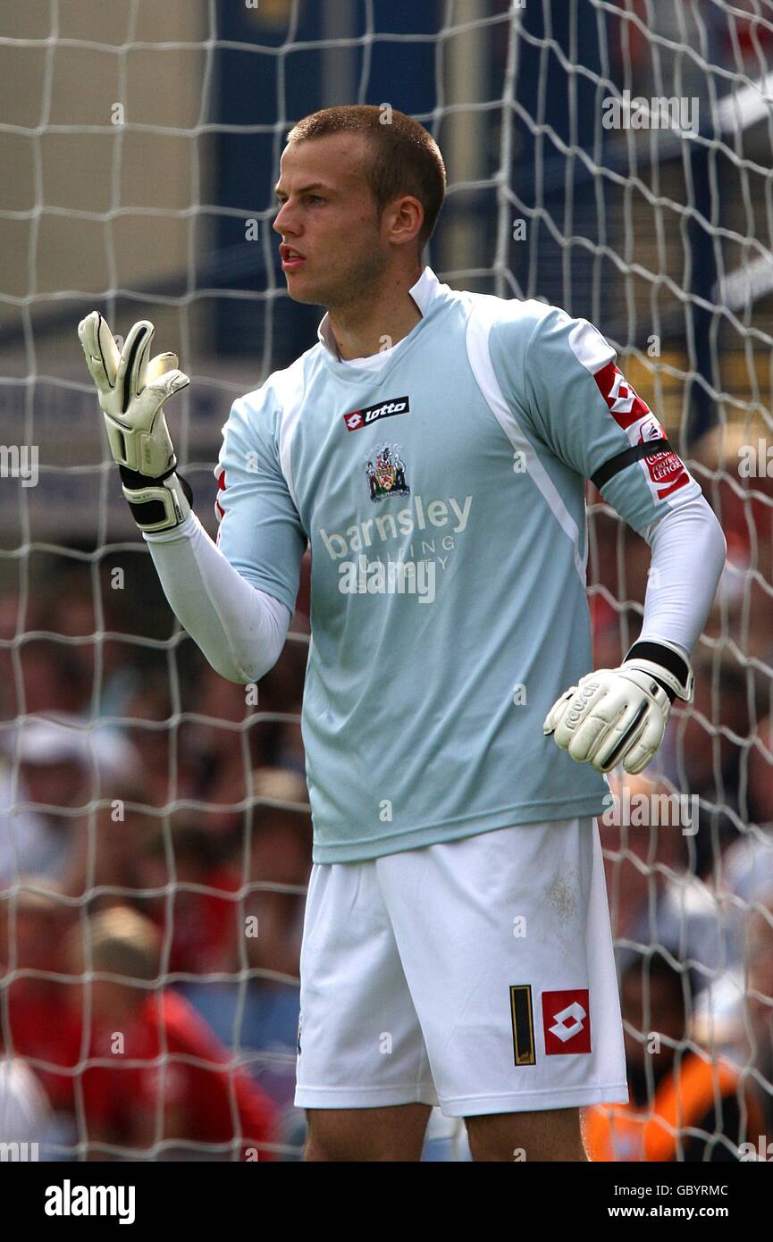 Goalkeeper luke steele hi-res stock photography and images - Alamy