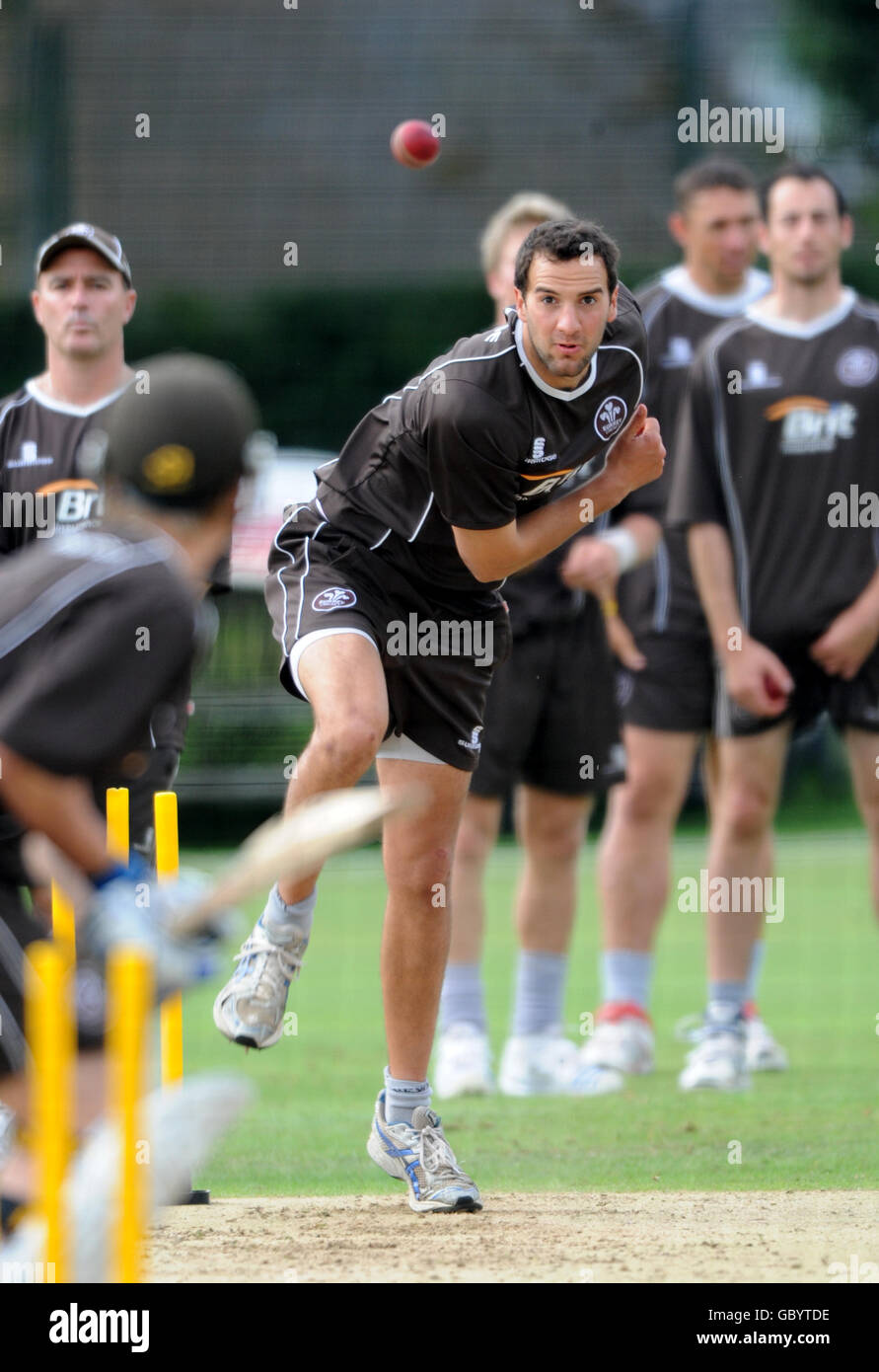 Cricket lvcc full length hi-res stock photography and images - Alamy