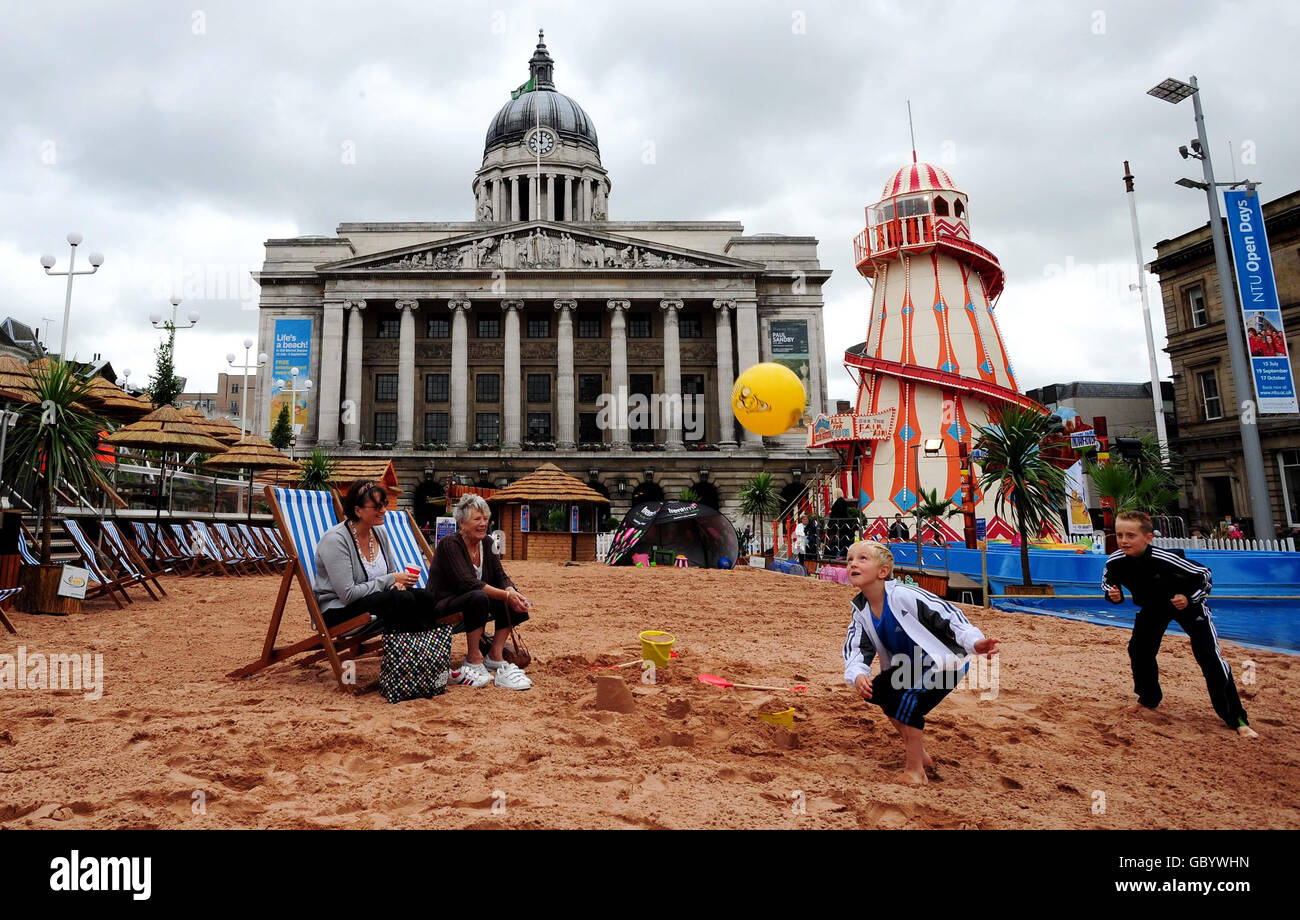 Nottingham Old Market Square Beach Stock Photos & Nottingham Old Market ...