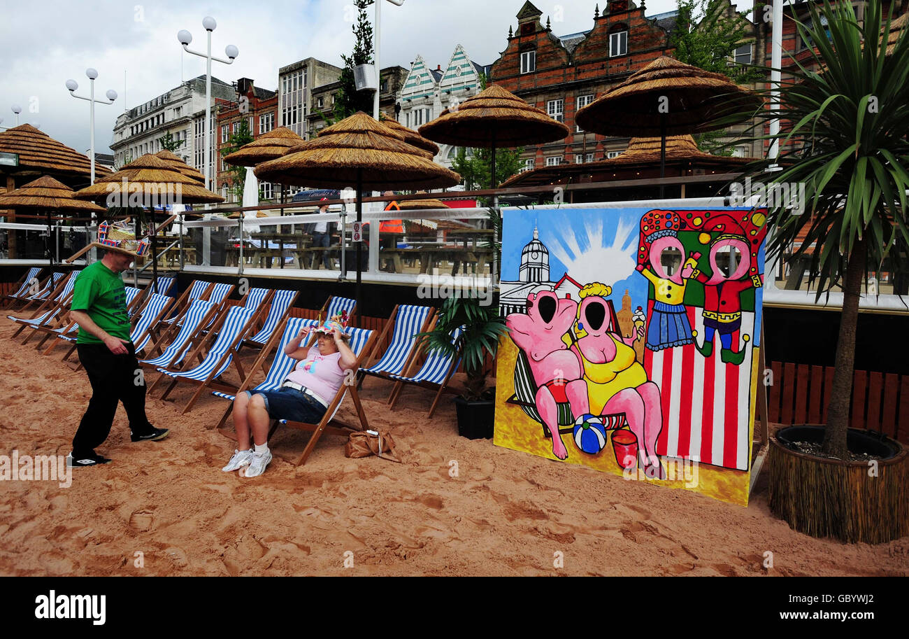 Nottingham's city centre beach Stock Photo - Alamy