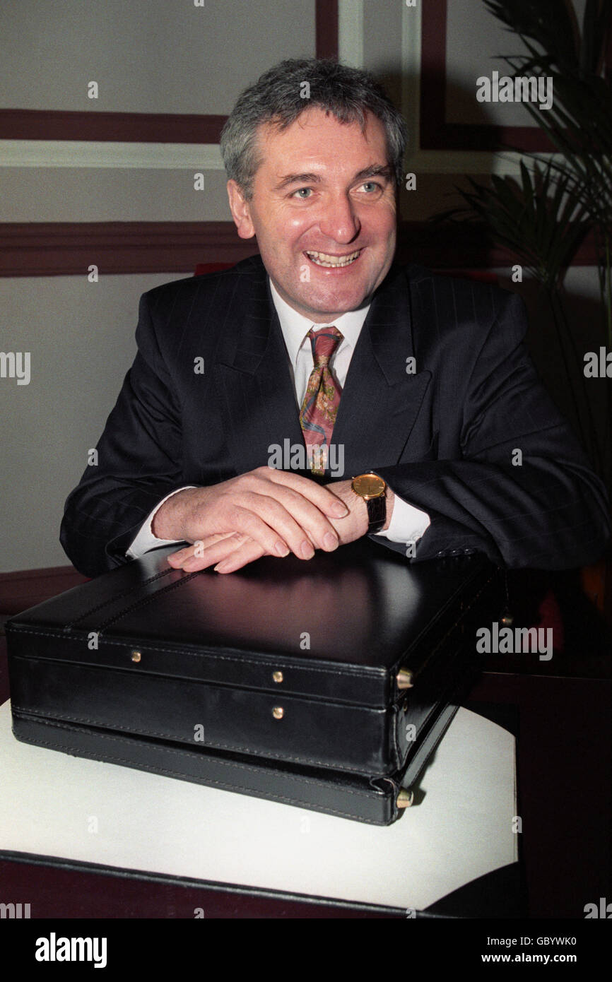 Politics - Republic of Ireland - Budget - Dublin - 1992 Stock Photo - Alamy
