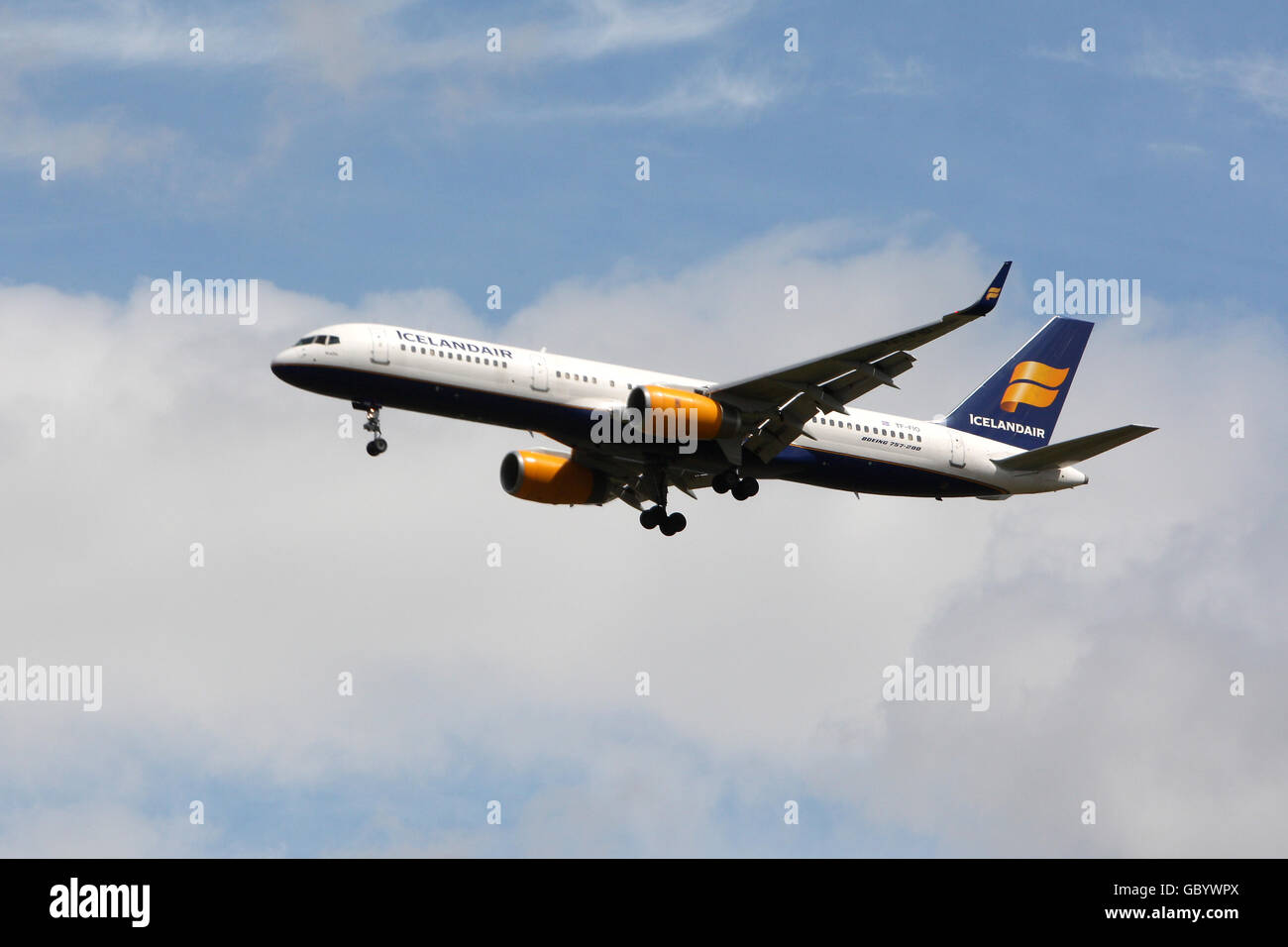 A Icelandair Boeing 757 plane lands at Heathrow Airport, Middlesex ...
