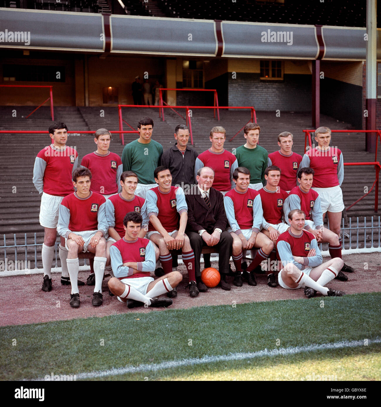 Aston Villa squad 1966-67: (back row, l-r) Lew Chatterley, Robert Park ...