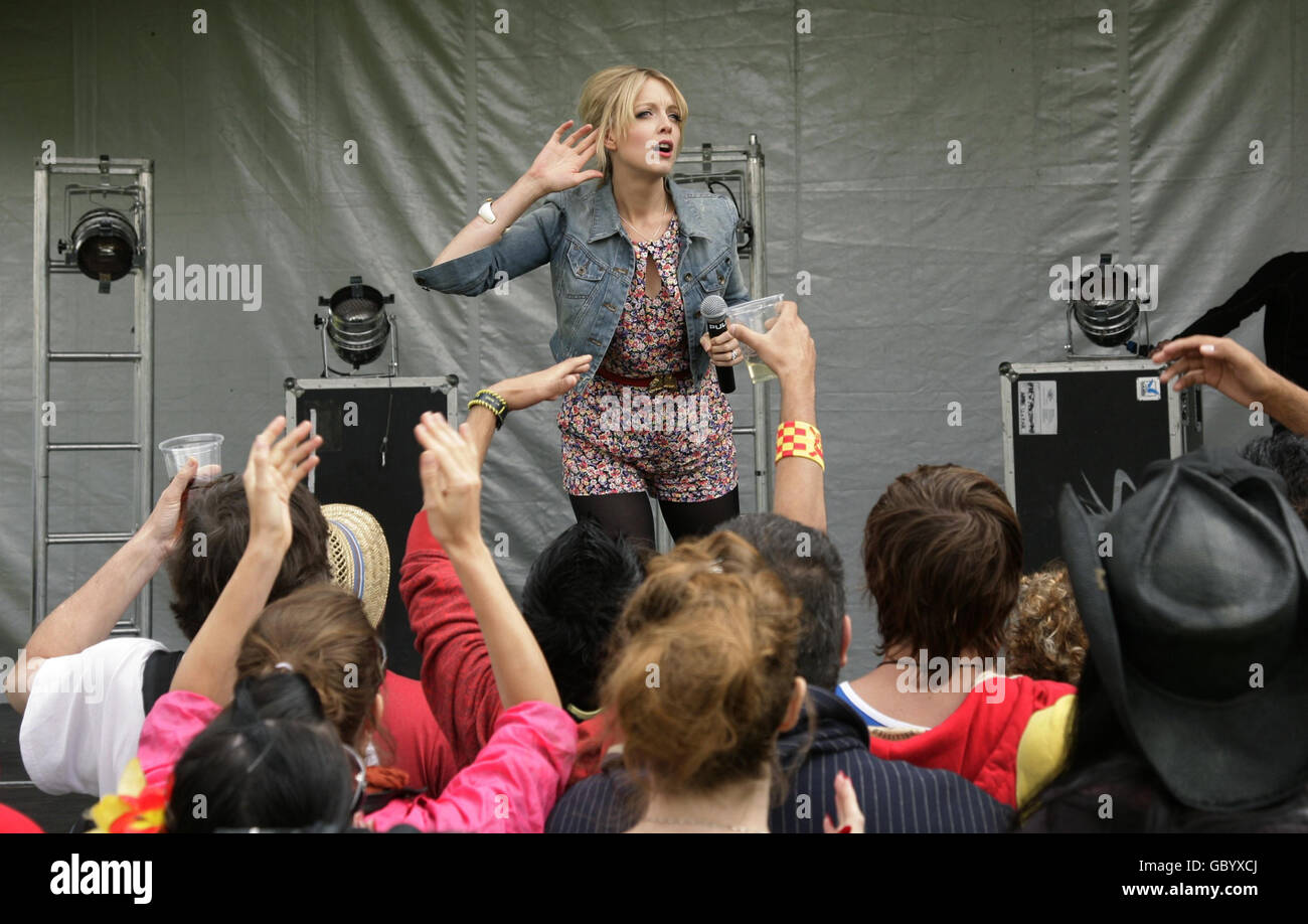 Lauren Laverne Drinkaware Campaign Stock Photo - Alamy