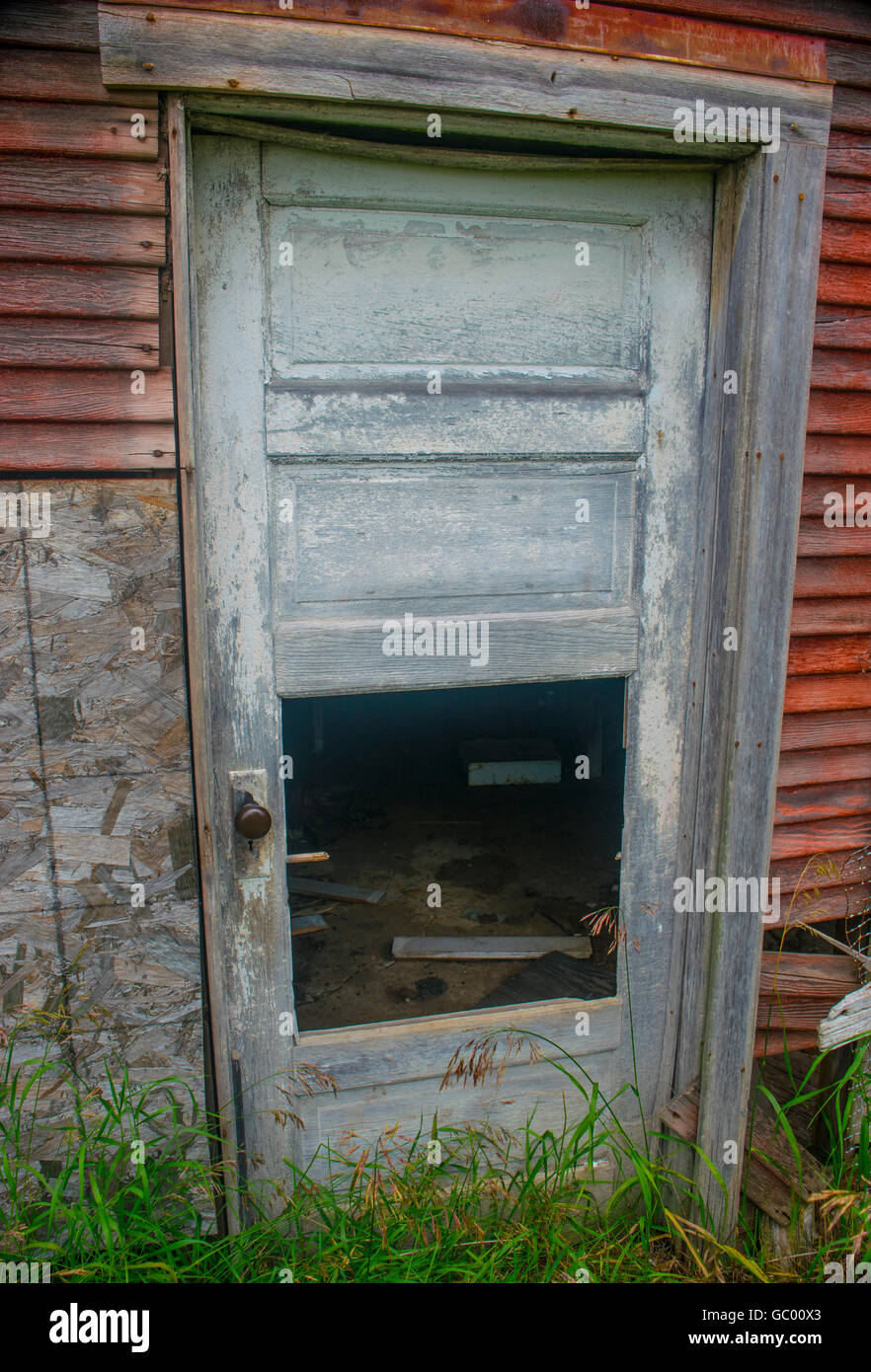 Broken wooden door Stock Photo - Alamy