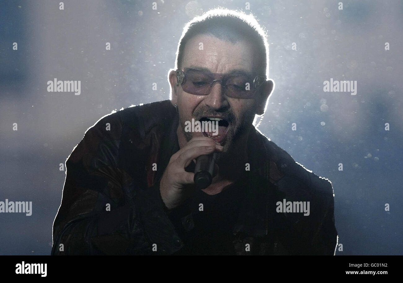 Bono on stage during U2's last gig at Croke park in Dublin Stock Photo ...