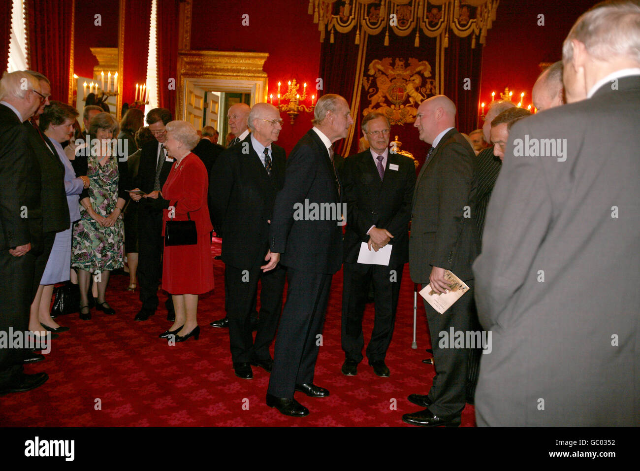 Queen attends Pilgrims Reception Stock Photo - Alamy