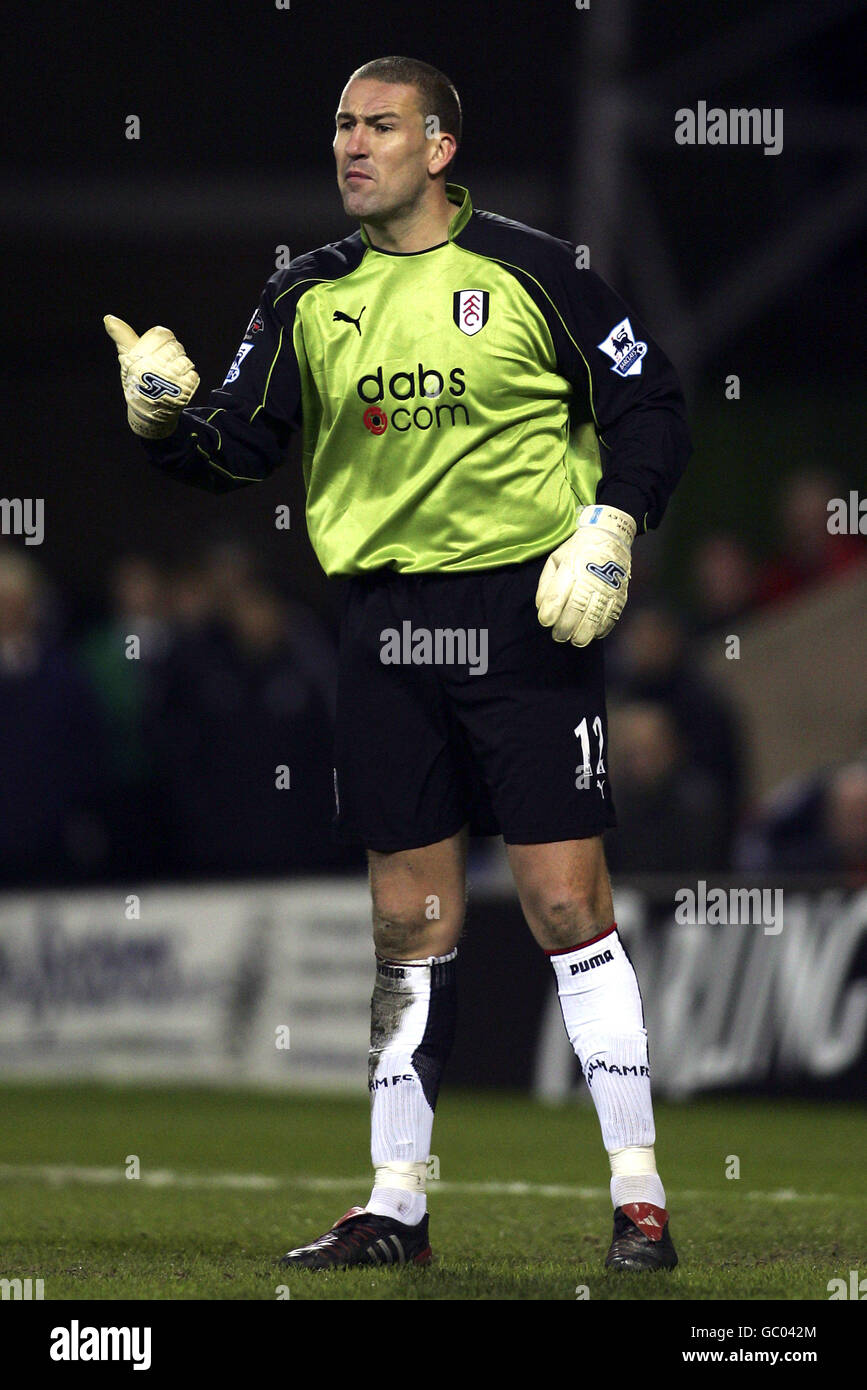 Nottingham forest goalkeeper mark crossley hi-res stock photography and ...