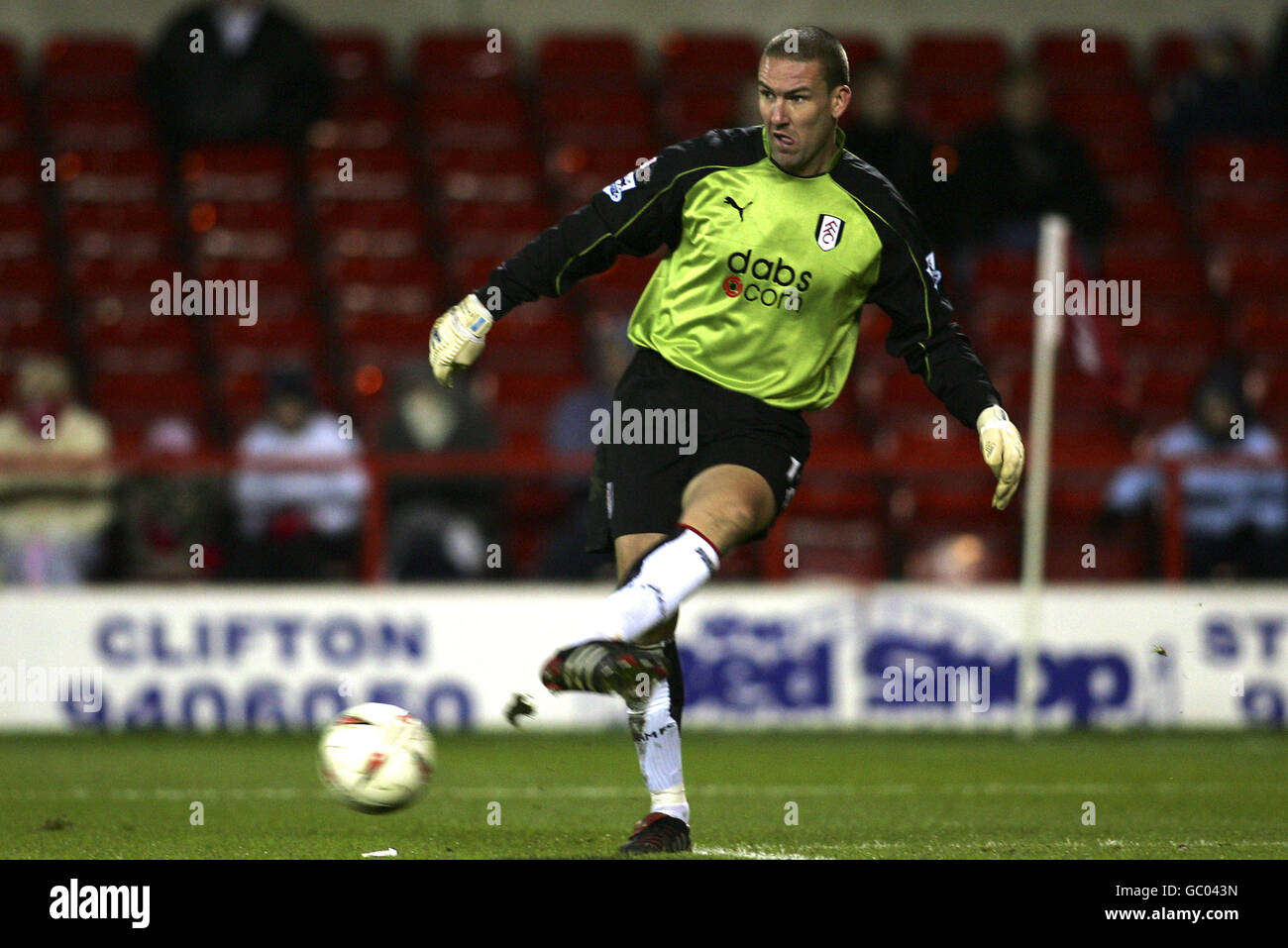 Nottingham forest goalkeeper mark crossley hi-res stock photography and ...