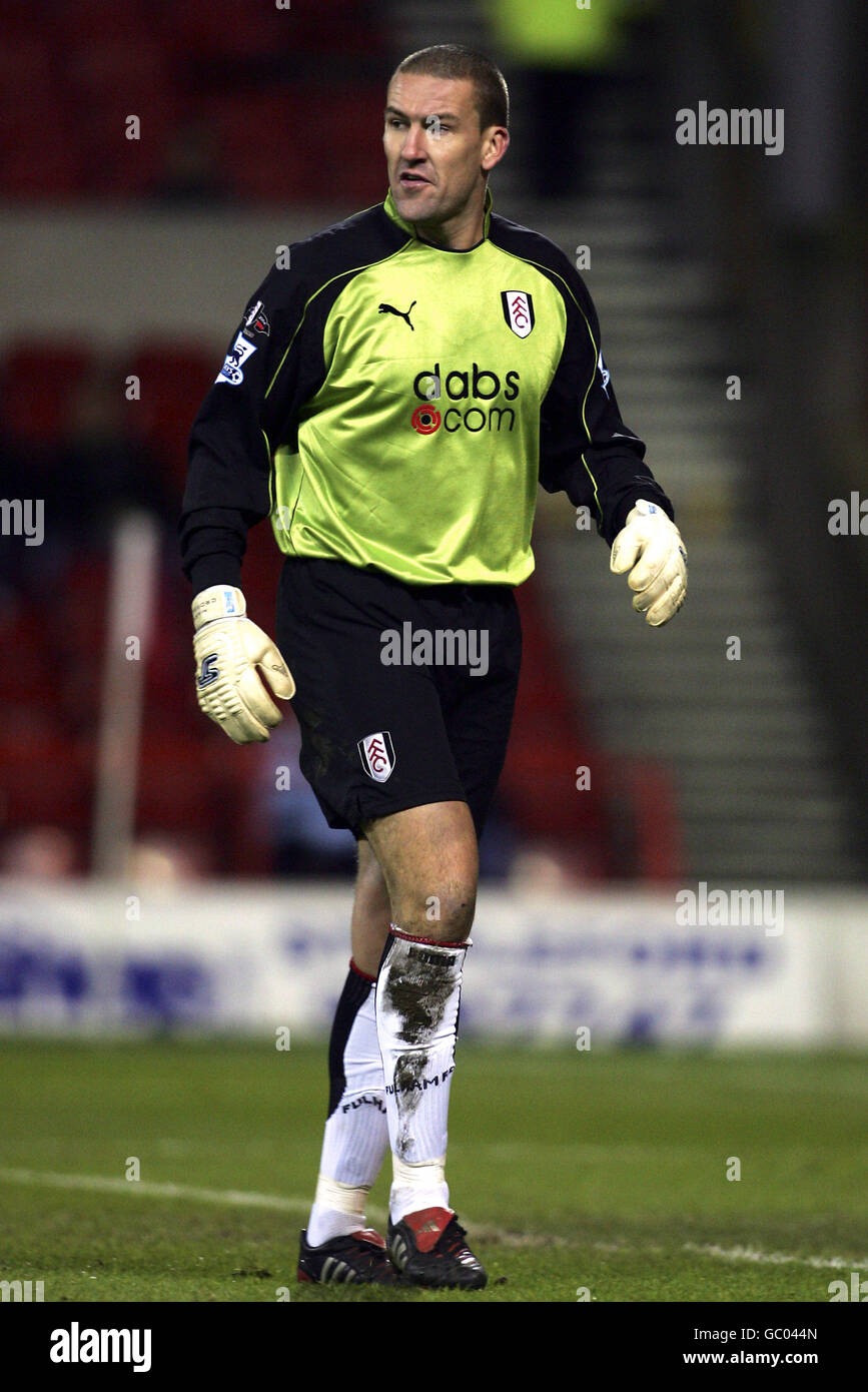 Nottingham forest goalkeeper mark crossley hi-res stock photography and ...