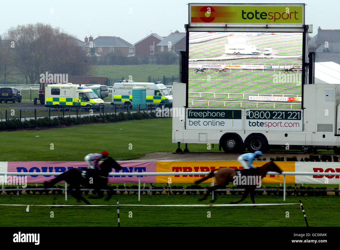 Horse Racing - Aintree Races - Festival of Horsepower. General action ...