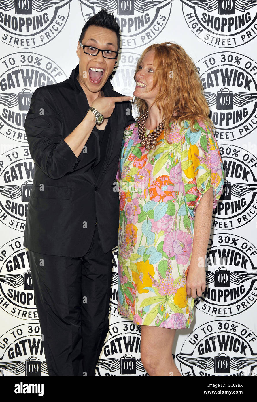 Fashion celebrity smile hi-res stock photography and images - Alamy