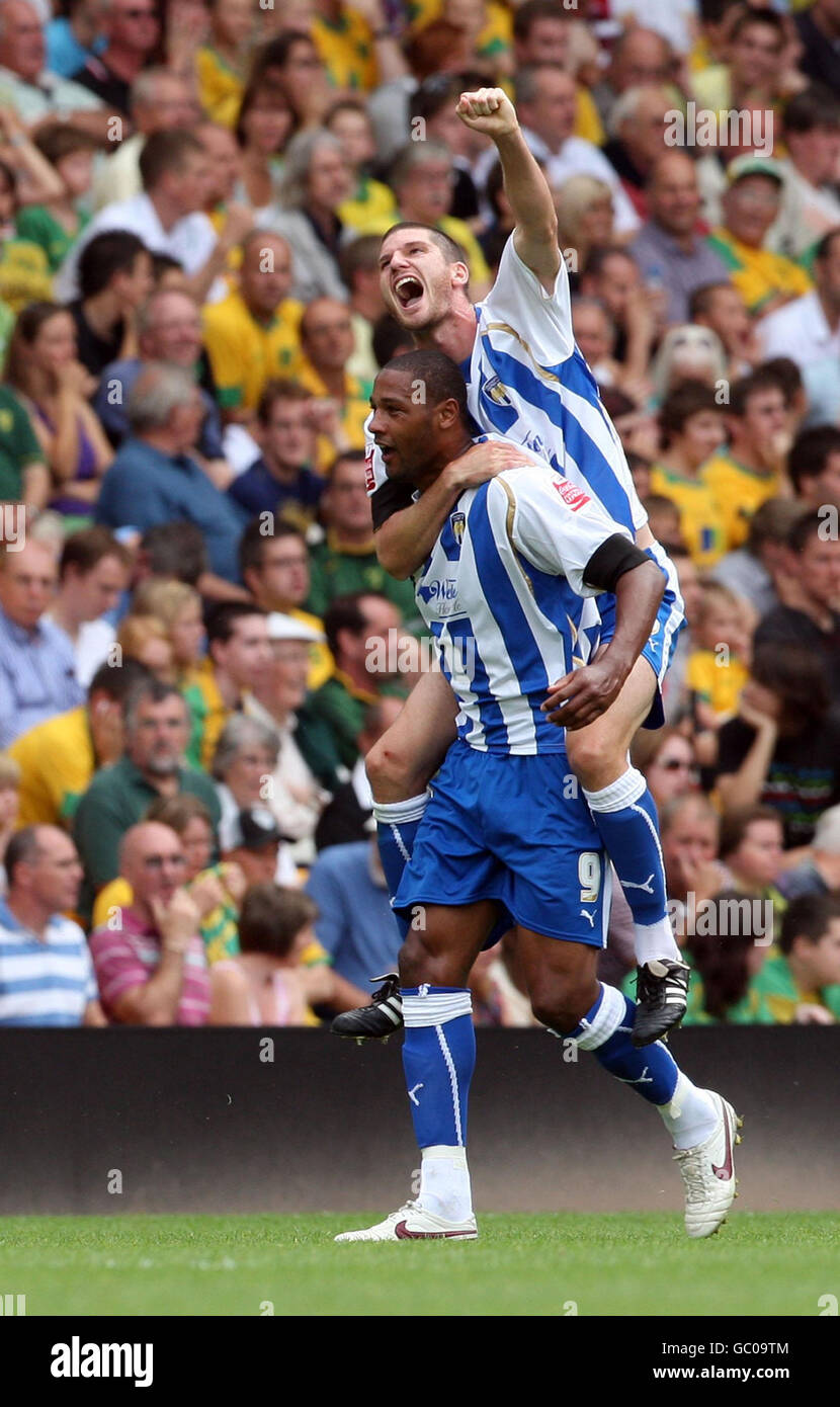 Colchester uniteds players celebrate hi-res stock photography and ...