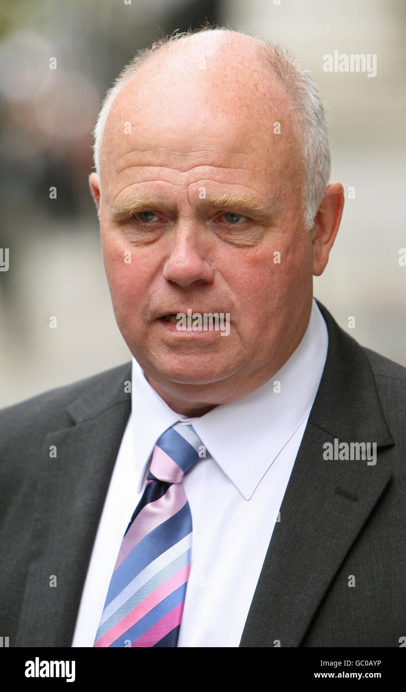 The father of murdered jimmy mizen hi-res stock photography and images ...