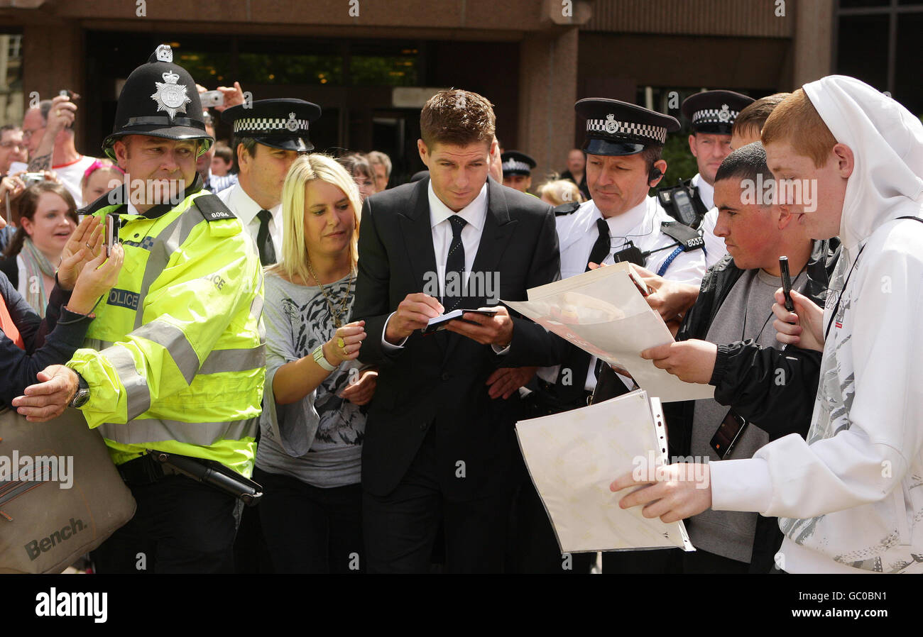 Steven gerrard suit hi-res stock photography and images - Alamy