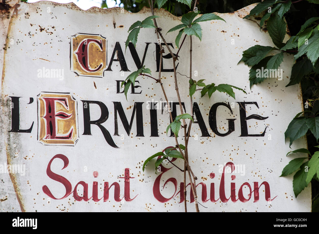 Cave de saint emilion hi-res stock photography and images - Alamy