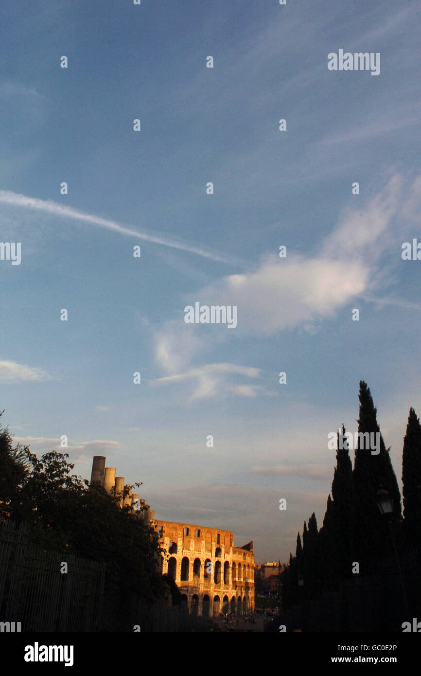 Soccer - UEFA Champions League - City Views - Rome. The Coliseum, Rome ...