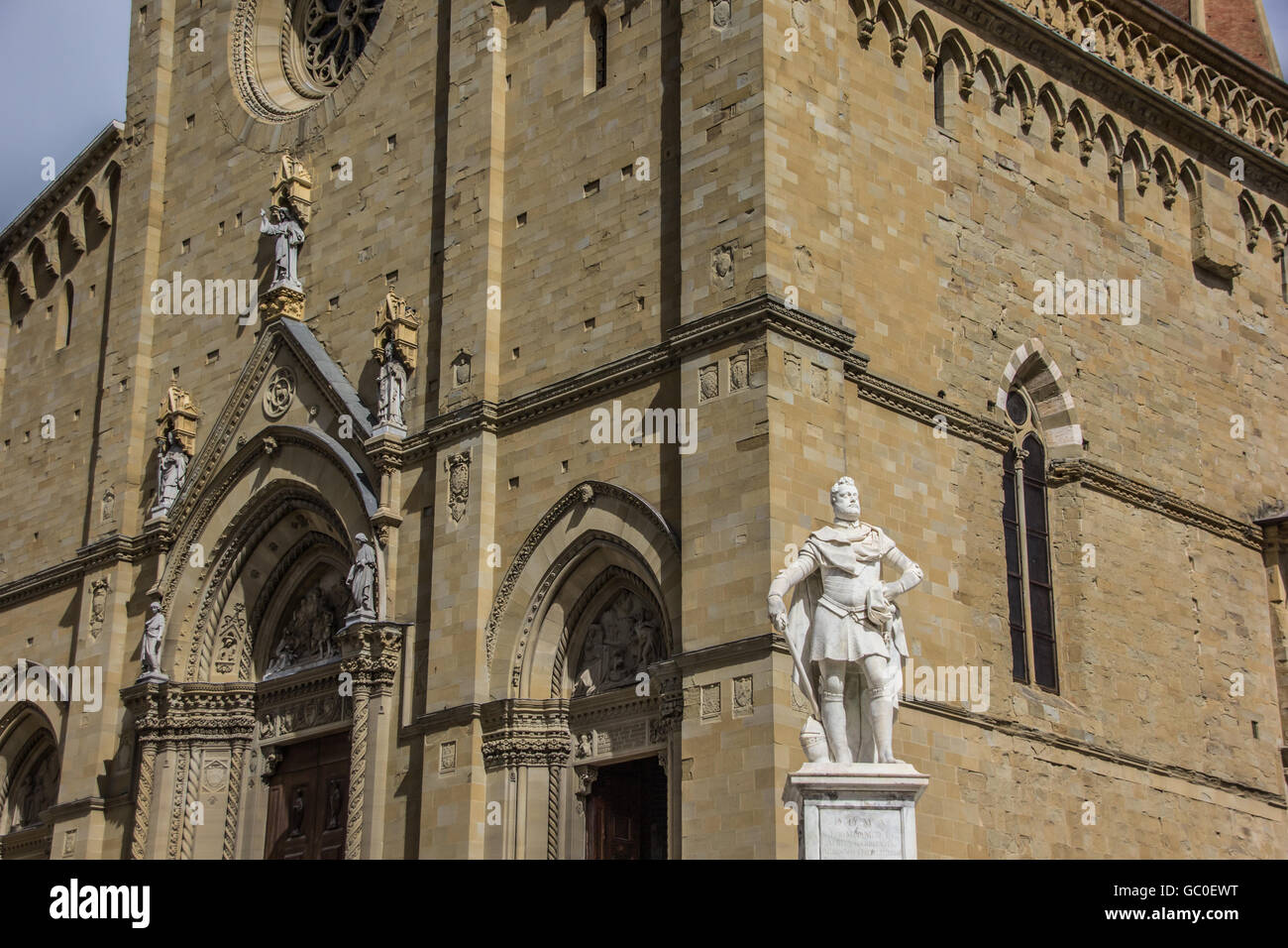 Statue in front of the Duomo in Arezzo, Italy Stock Photo - Alamy