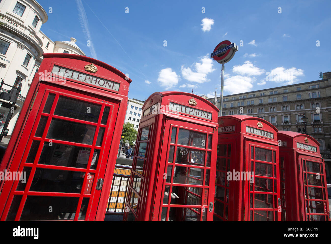 Red telephone boxes hi-res stock photography and images - Alamy
