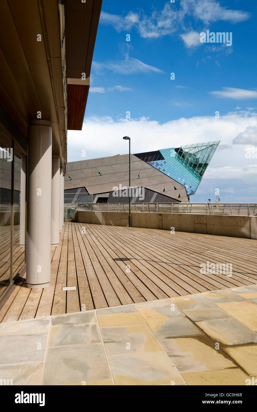 C4DI (Centre for Digital Innovation) & the Deep aquarium. Hull, England ...