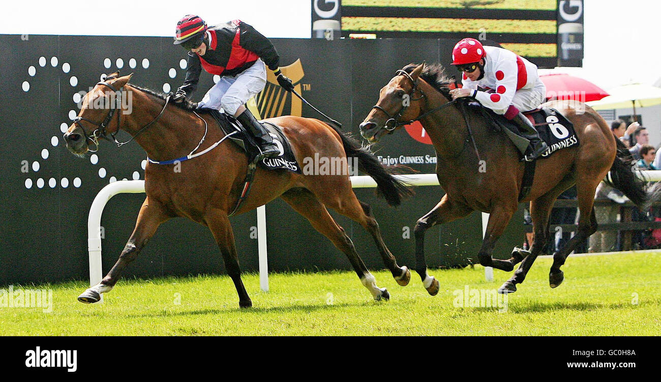 Danny Mullins crosses the line on Fit the Cove to win the Guinness Time ...