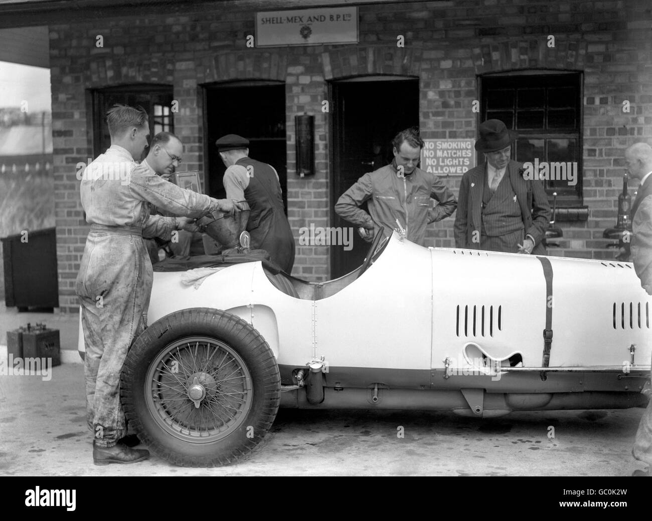 Our mechanics hi-res stock photography and images - Alamy