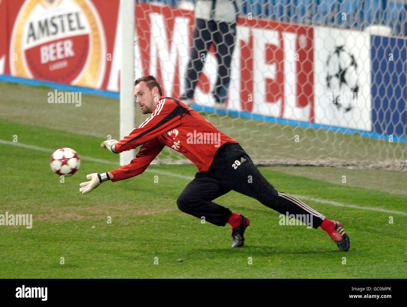 Bayer levekusen goalkeeper tom starke during training hi-res stock ...