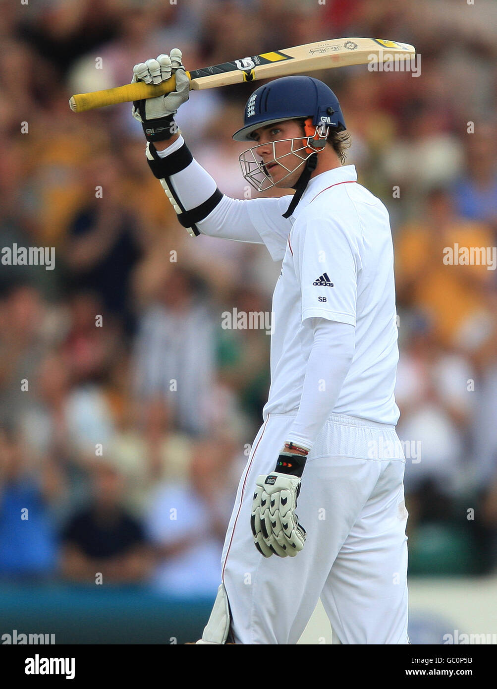 England's Stuart Broad celebrates his 50 with partner Graeme Swann ...