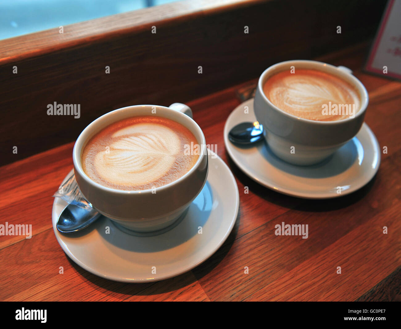 Cafe table two cups hi-res stock photography and images - Alamy